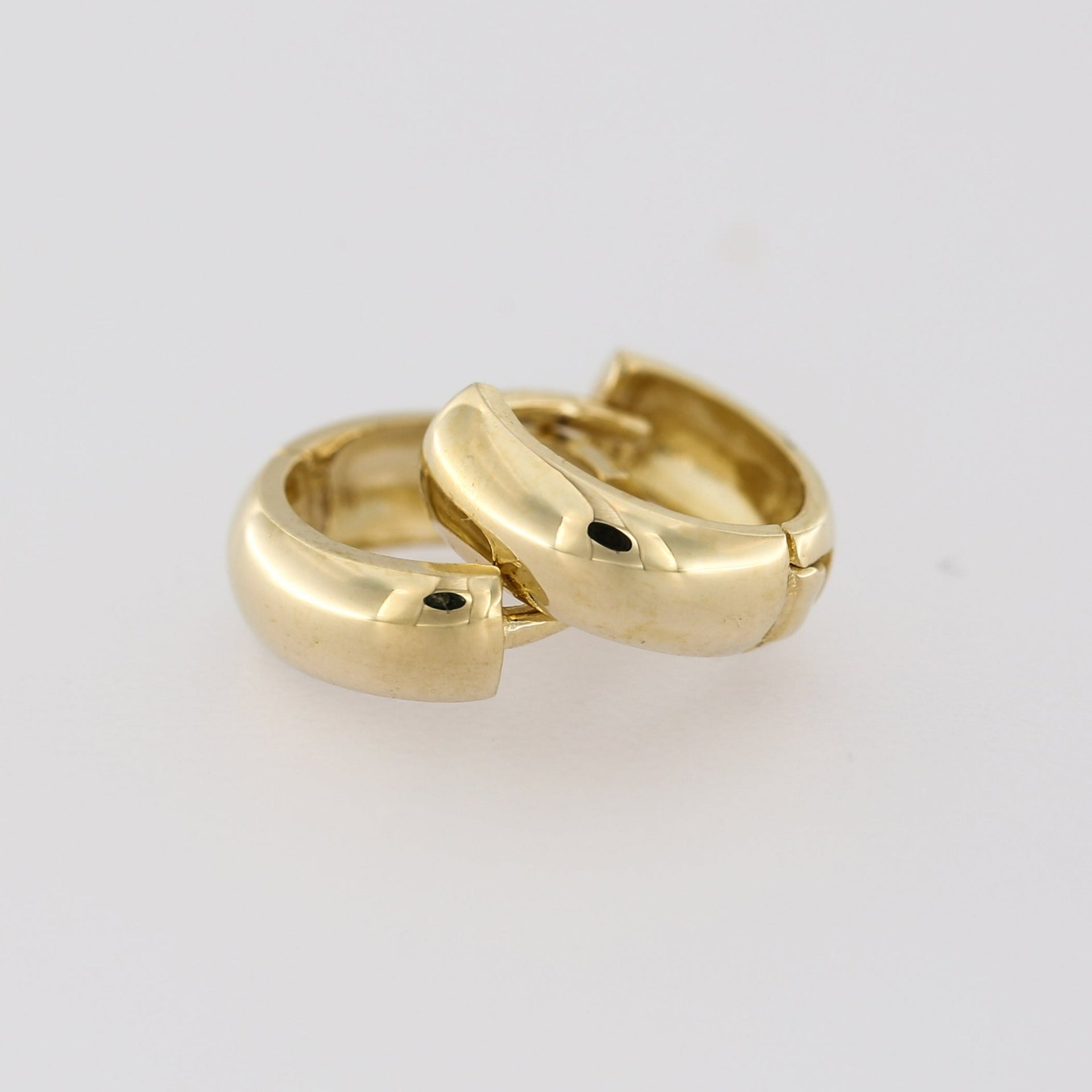 Thick Plain Huggies – DASH